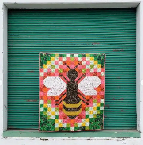 The Bee Quilt Free Sewing Pattern - Sewing With Scraps