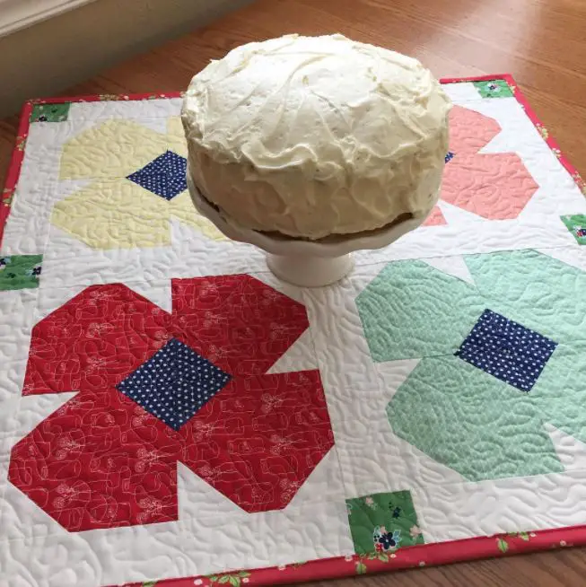 Free Floret Table Topper - Sewing With Scraps